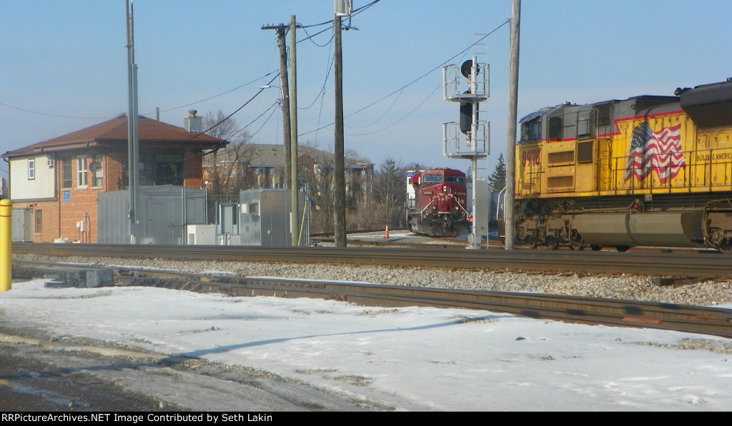 CP 8892 and UP 8976 at B17